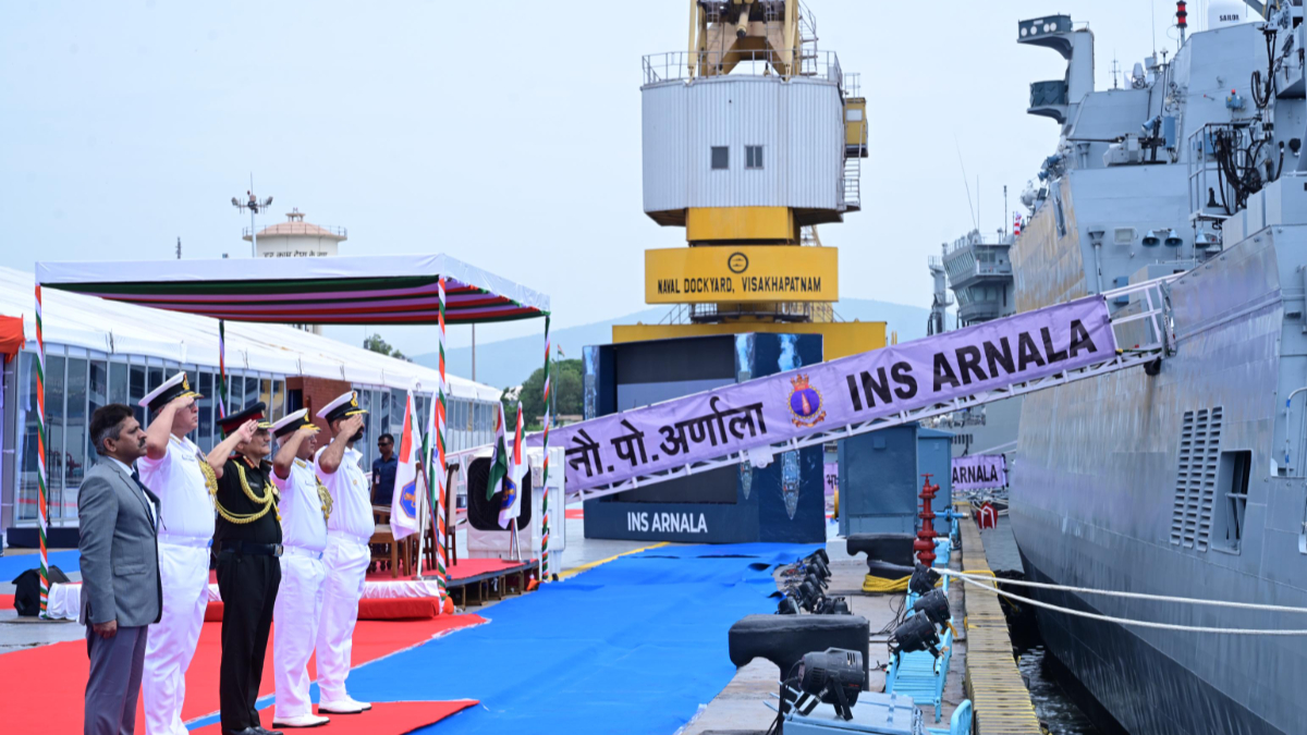 INS Arnala, 1st Of 16 Indigenously Built Anti-Submarine Shallow Water ...